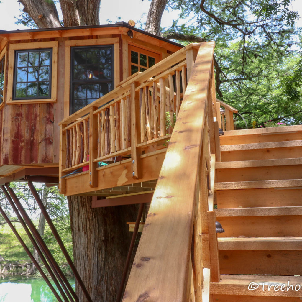 Carousel steps – Treehouse Utopia