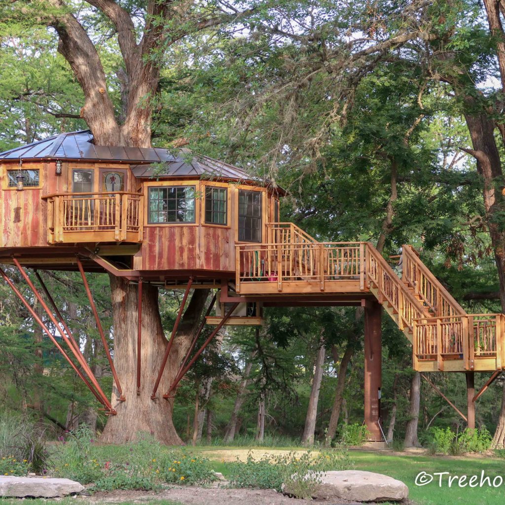 Carousel main view – Treehouse Utopia